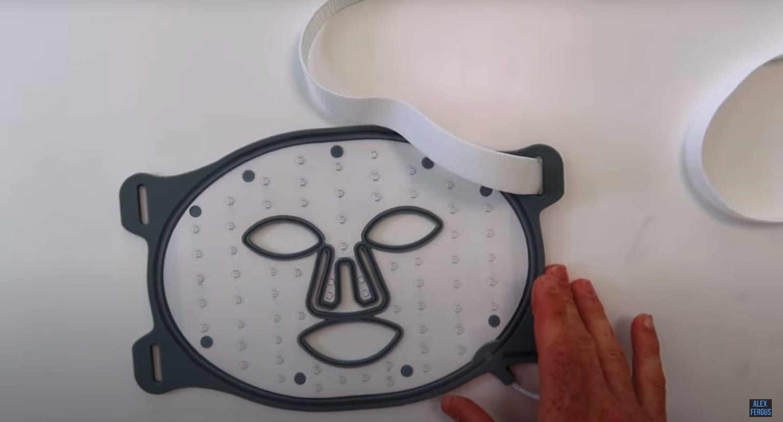 I Tried The Omnilux Mask For 5 Weeks: Surprise? (+Review)